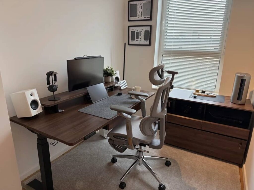 Best Stable and Steady Standing Desks for Taller Folks - Home Office World