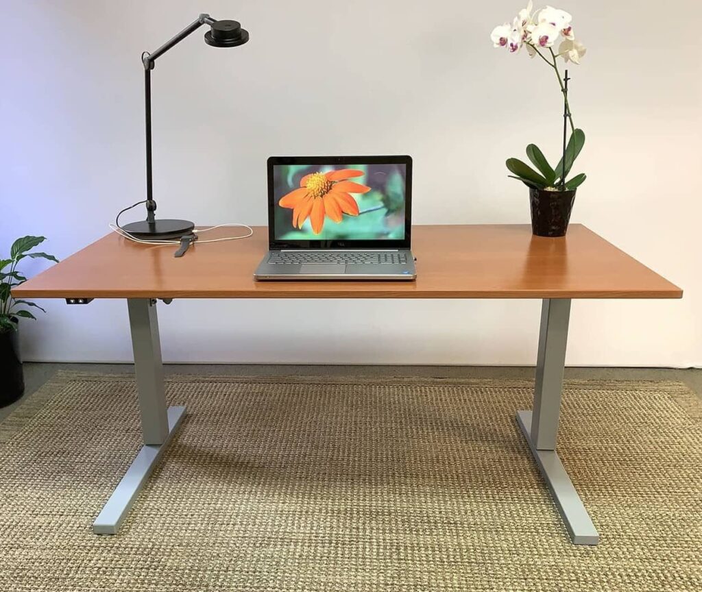Top 5 Best Standing Desks for a Short Person - Home Office World